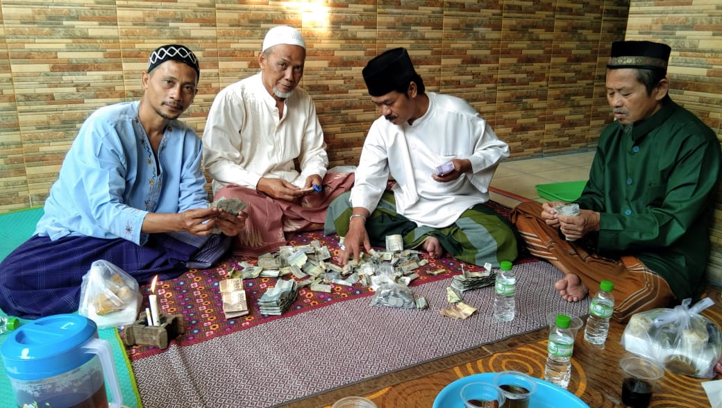 Pengajian Rutin Bulanan Majlis Ta’lim Nurul Quluub isi Tausiyah Oleh KH, Hasbullah, S.Ag ...