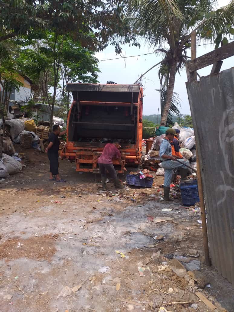 Bukti kerja Nyata Pengelolaan Sampah: Pengangkutan Residu dari TPS Jasinga ke TPA Galuga Dimulai ...