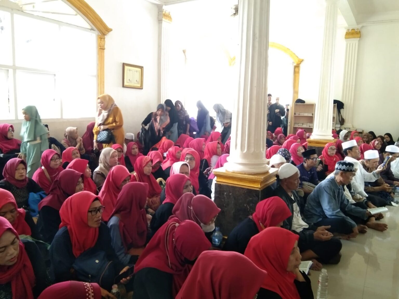 Majlis Ta’lim Almuqorrobin Ziarah ke Makam Raden Aria Wiratanu Datar ...